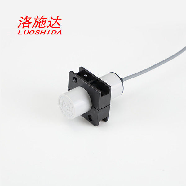 D34 PNP Capacitive Proximity Sensor DC Smooth Plastic Body For Liquid ...